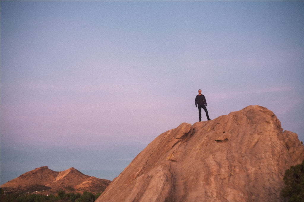 M.T. Roads Unveils Dreamlike New Single, ‘Hold Onto’ – Echo Room